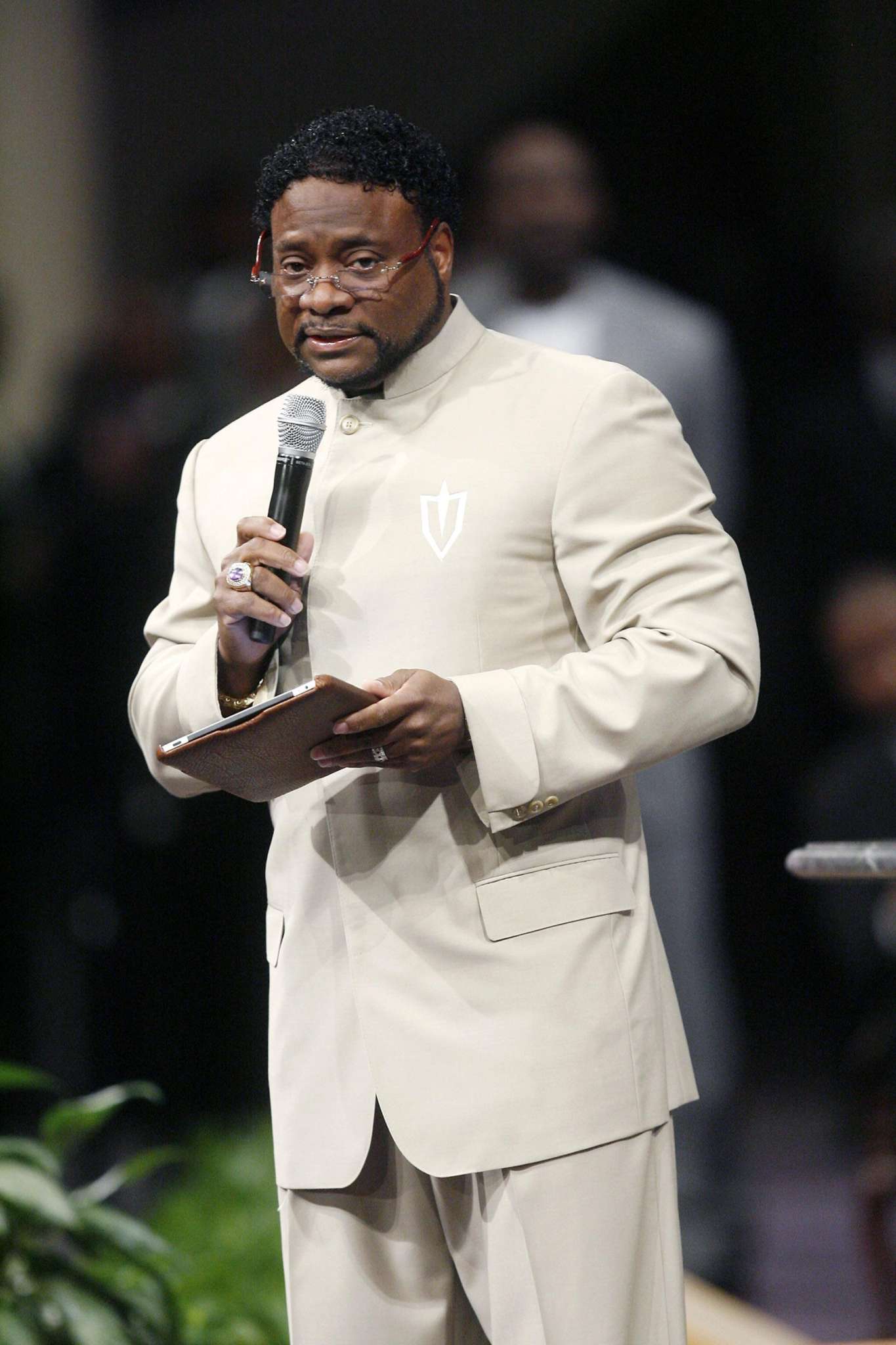 Bishop Eddie Long Dead At 63 | The Urban Daily